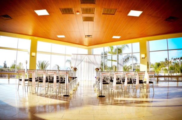 Crystal Ridge - The Centre of Escondido